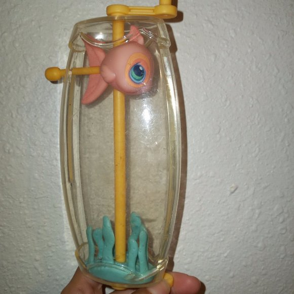 Hasbro | Toys | Littlest Pet Shop Little Lovin Pet Playhouse Fish Tank ...